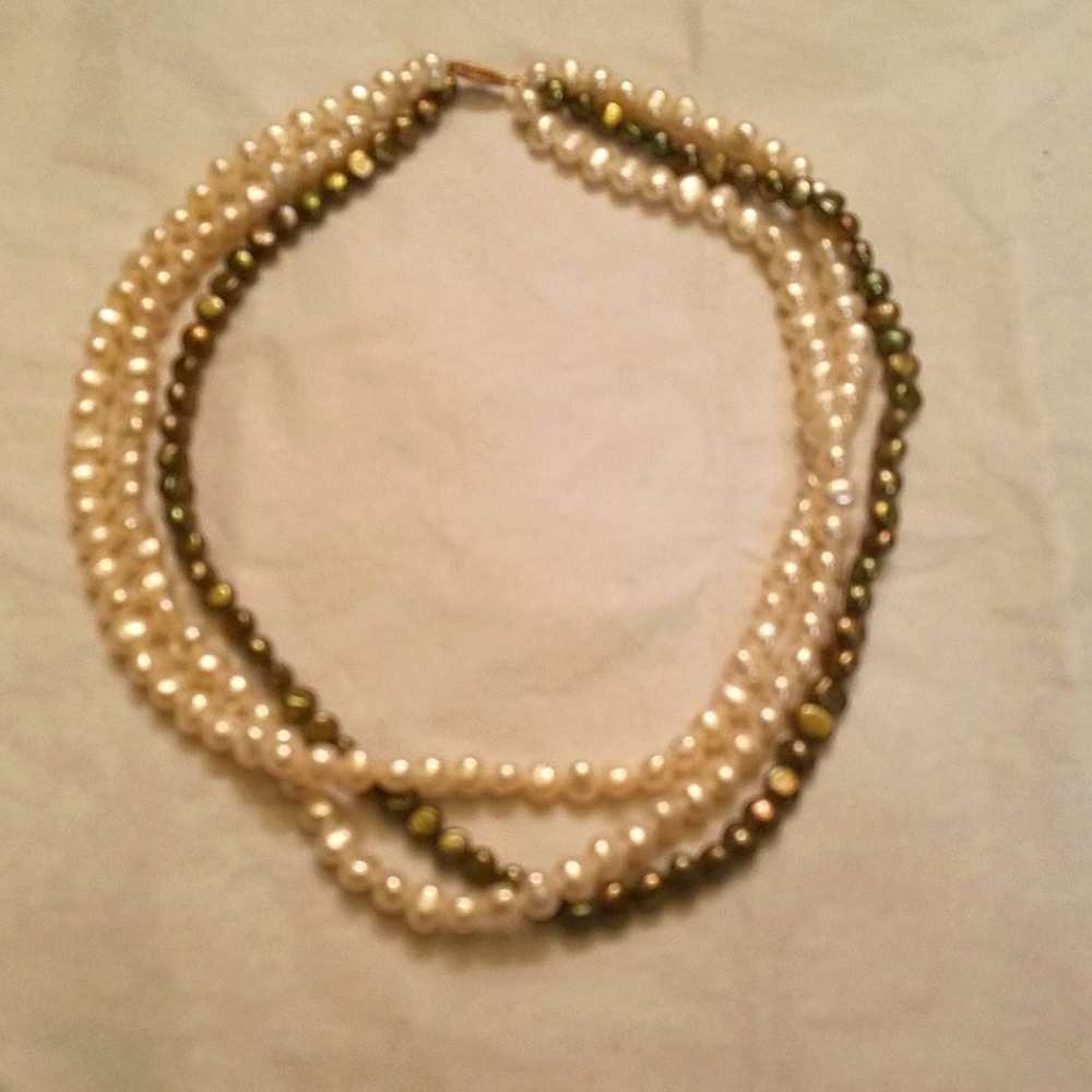 Vintage Triple Strand Pearl Necklace - Gem